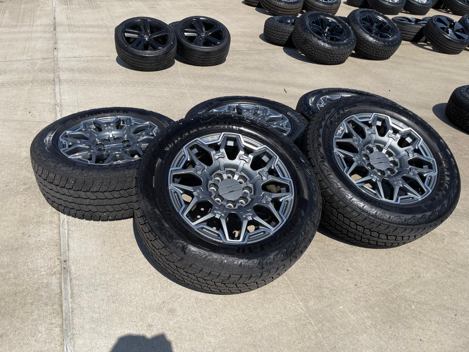 Shop OEM 22" Hummer EV HEV 2500 OEM 8x165 14094 wheels rims tires 2023 ...
