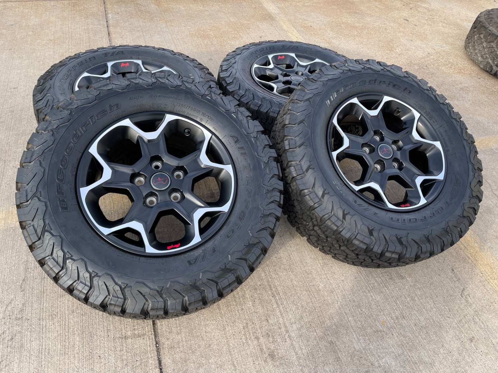Shop OEM 17" Jeep Wrangler Rubicon OEM wheels rims Gladiator 96832 9282 ...