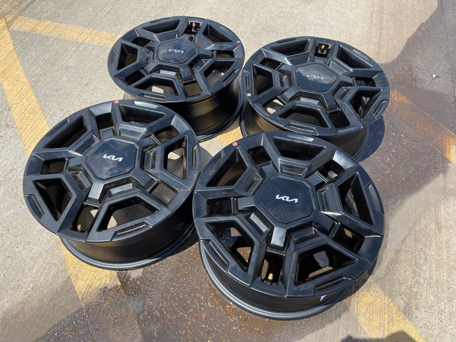 Shop OEM 17" Kia Sorento X-PRO OEM wheels rims Telluride Sedona 2024 ...