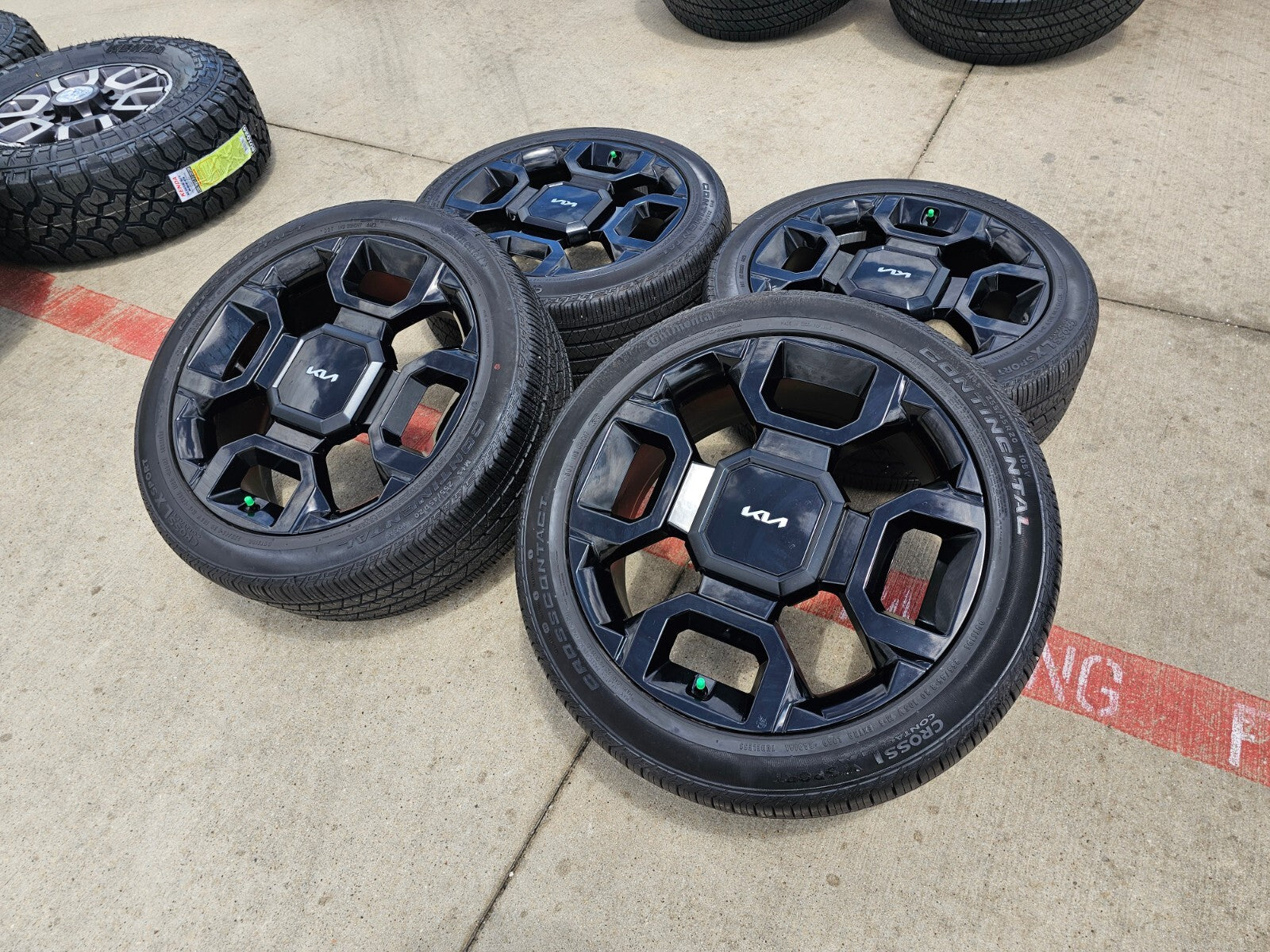 Shop OEM 20" Kia Sorento X-PRO OEM wheels rims tires Telluride Sedona ...