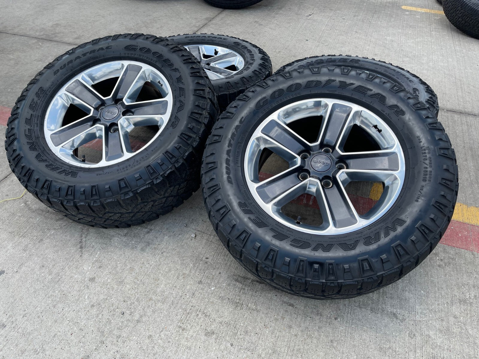 Shop OEM 18" Jeep Wrangler Sahara Rubicon OEM 9221 9255 wheels rims ...