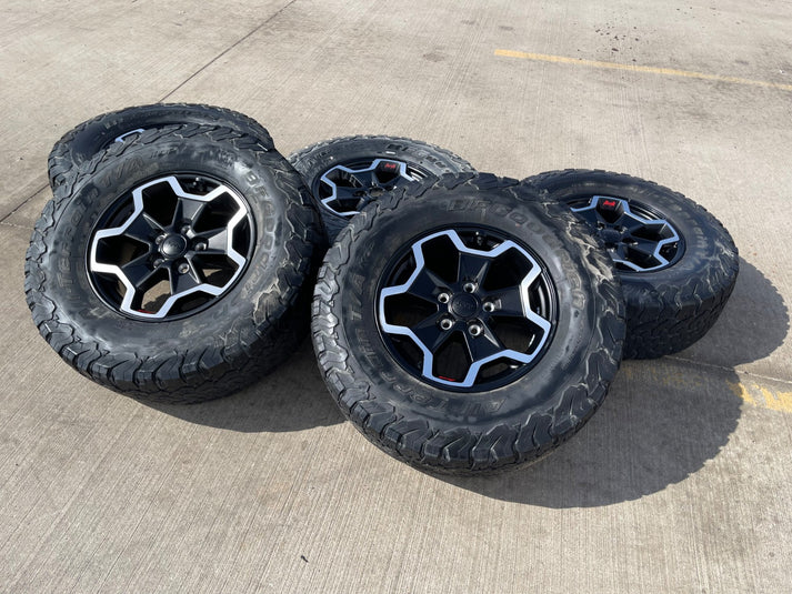 Shop OEM 17" Jeep Wrangler Gladiator RUBICON OEM wheels rims tires 9237 ...