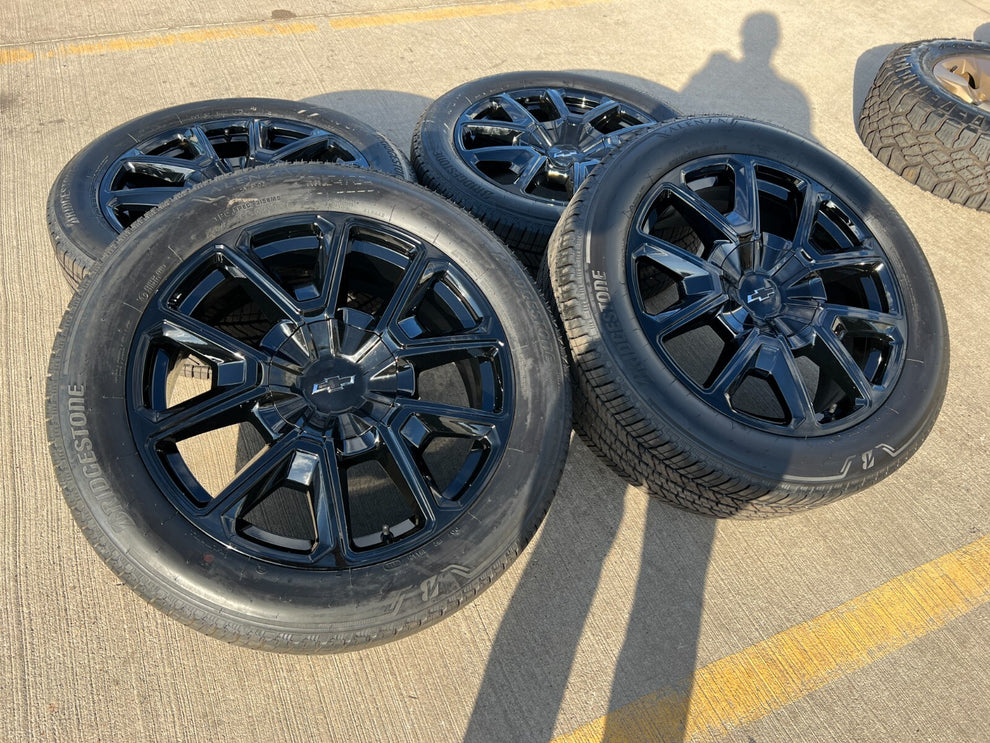 Shop OEM 22" Chevy Tahoe Silverado RST OEM 14035 wheels rims 2023 2024 ...