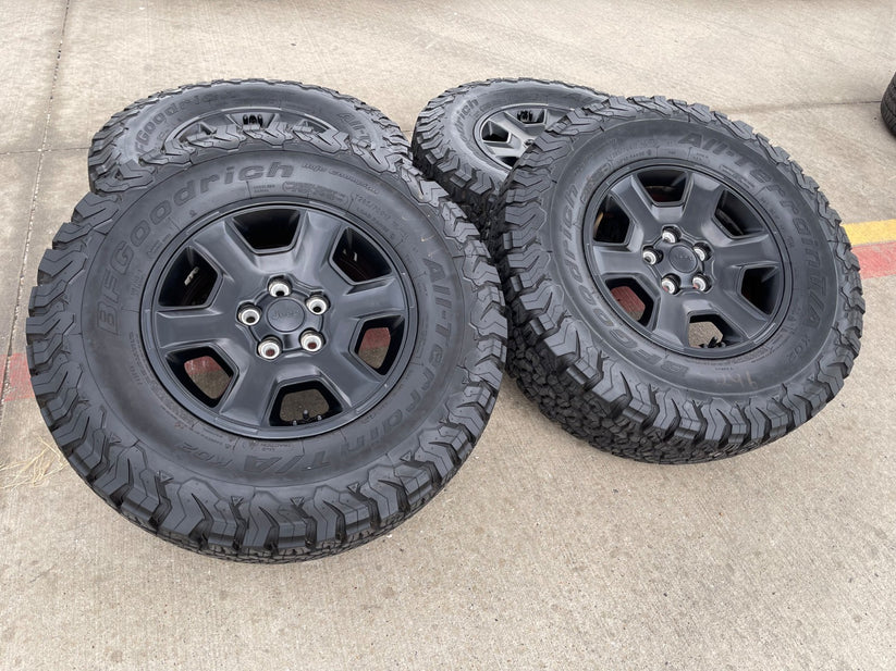 Shop OEM 17" Jeep Wrangler Rubicon OEM 9260 wheels rims Gladiator tires ...