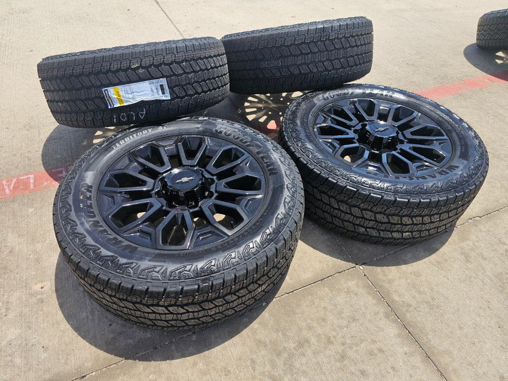 Shop OEM 22" Chevy Silverado GMC Sierra 2500 OEM wheels rims A/T tires ...