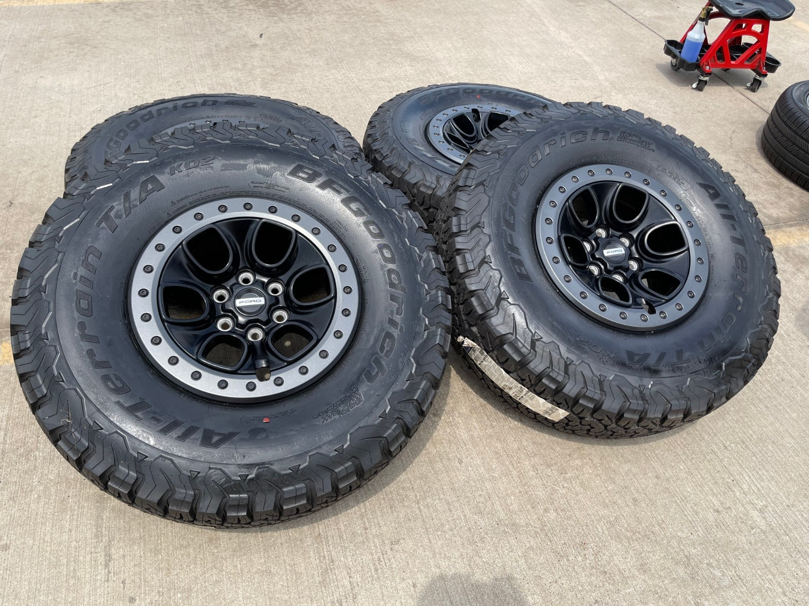 Shop OEM 17" Ford F-150 Raptor OEM BEADLOCK rims wheels 10459 95210 BFG ...