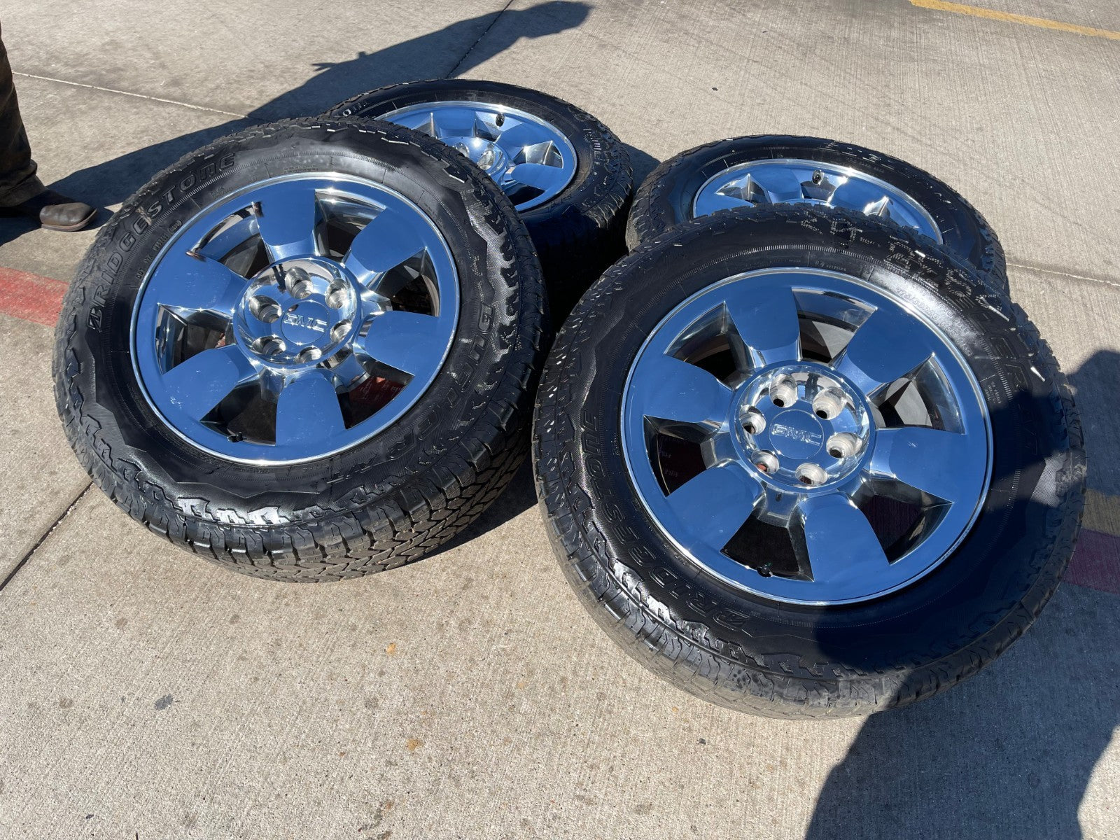 Shop OEM 20" GMC Sierra Yukon DENALI OEM wheels rims 5419 BRIDGESTONE ...