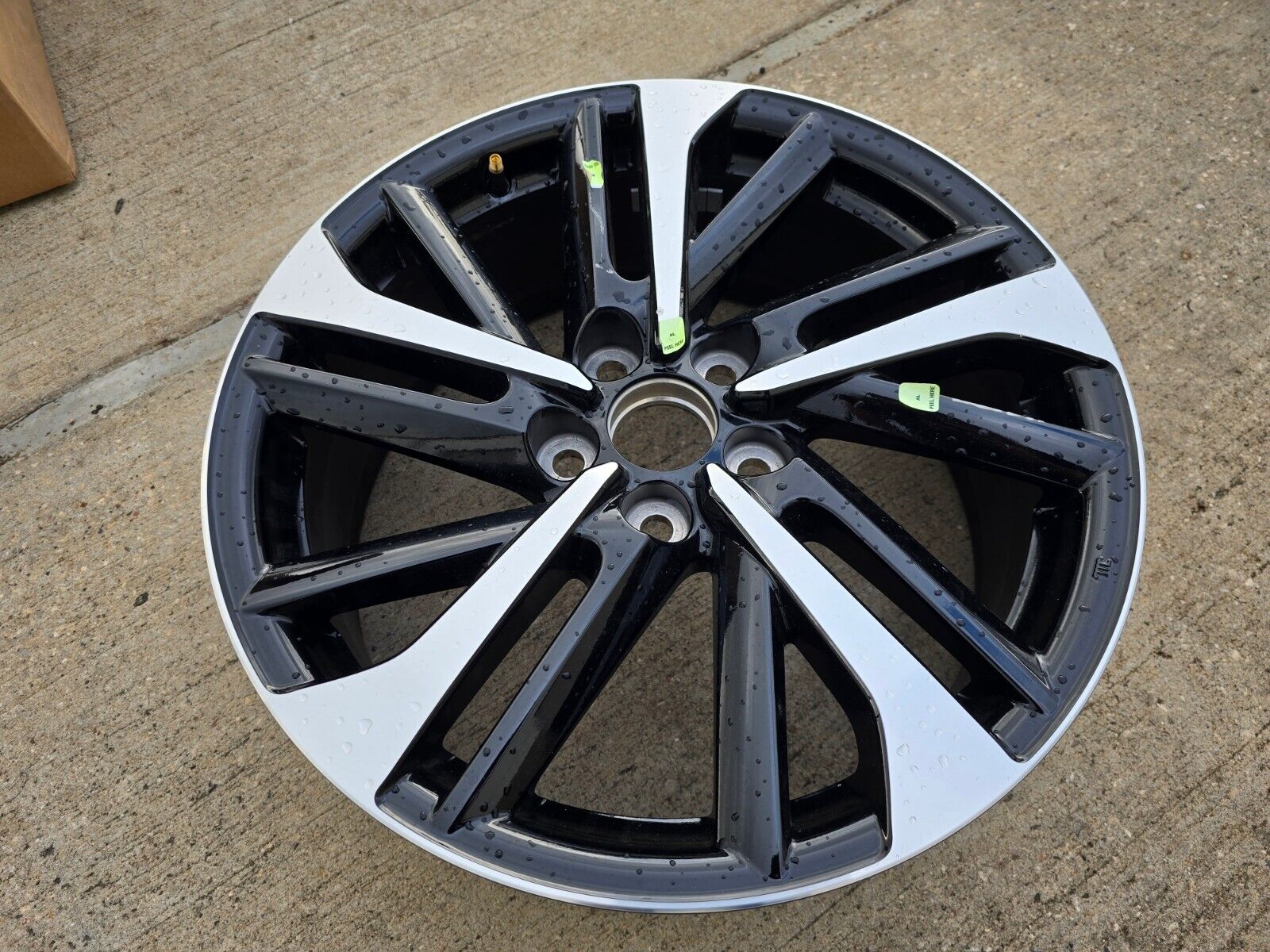 18" Toyota Corolla Cross OEM rim wheel 95799 RAV4 CH-R Yaris 2023 2024 ...