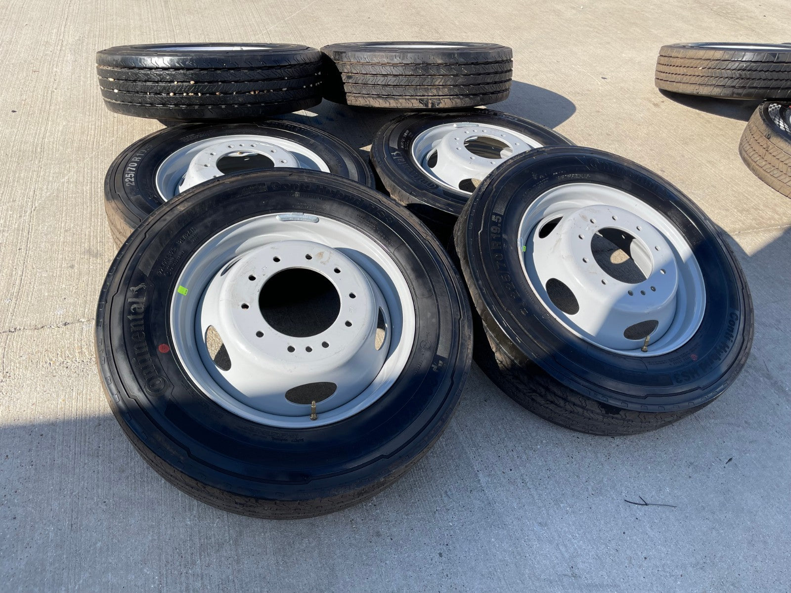 Shop OEM 19.5" Ford F-450 Dually F-550 rims wheels RAM 4500 OEM 10x225 ...